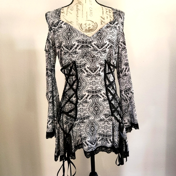 Dare to Wear | Dresses | Dare To Wear Victorian Gothic Cold Shoulder ...
